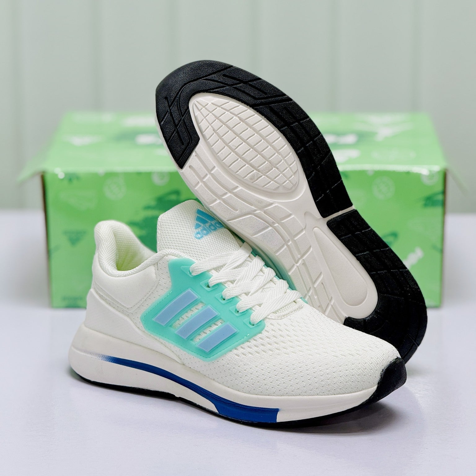 Model Code 331 – Running Sneaker – Footprints