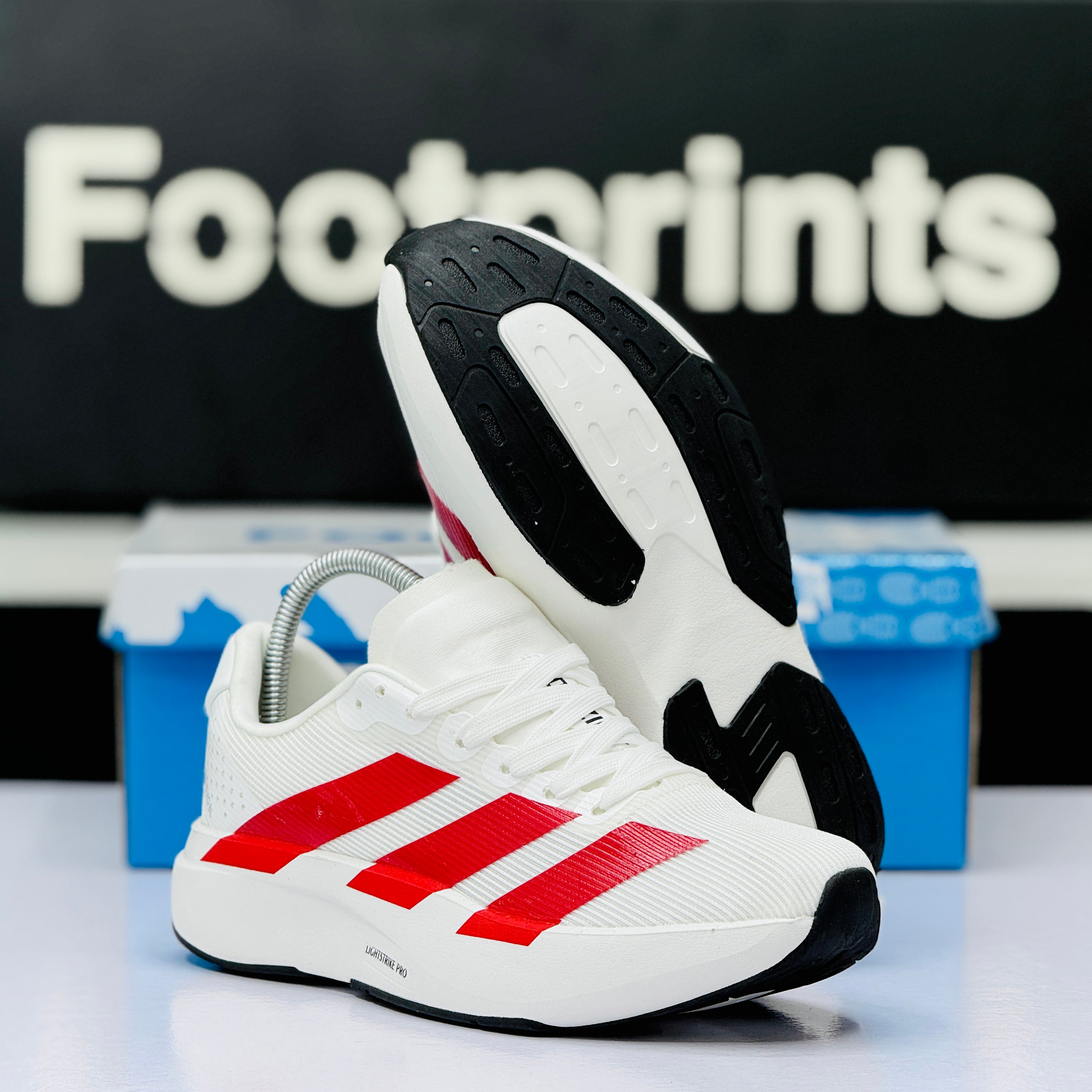 Model Code: 474 – Running Sneaker – Footprints