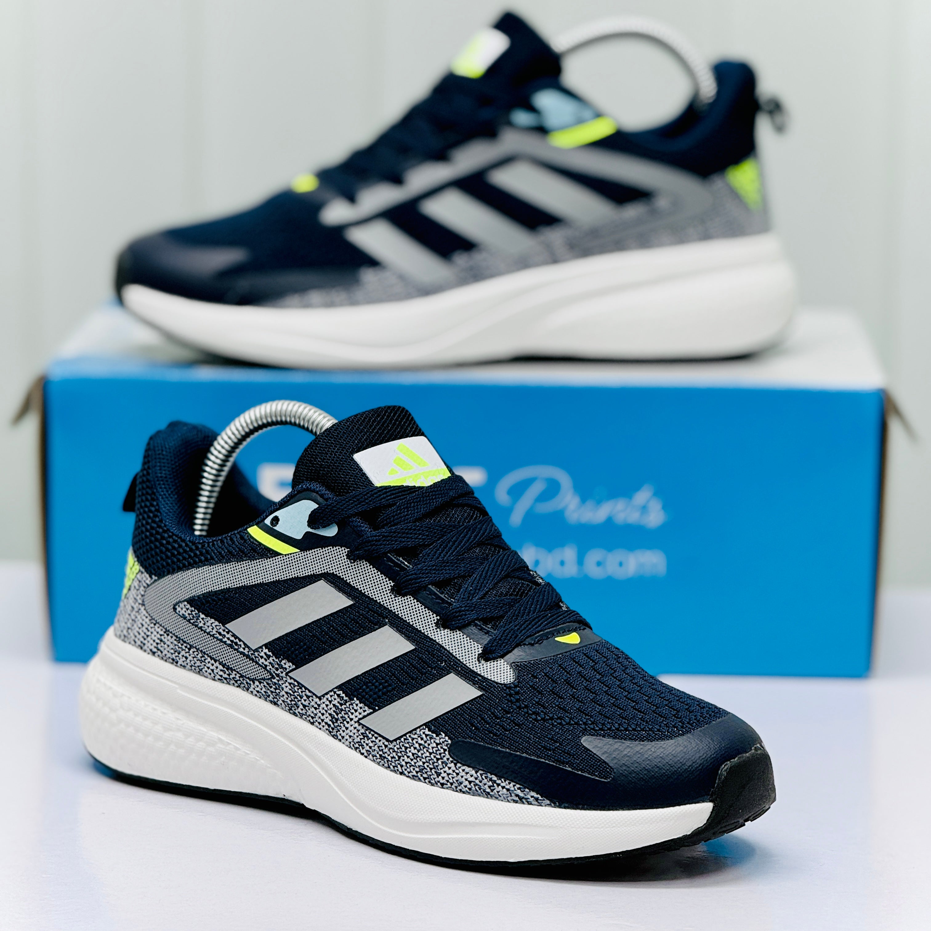 Model Code 482 – Running Sneaker – Footprints